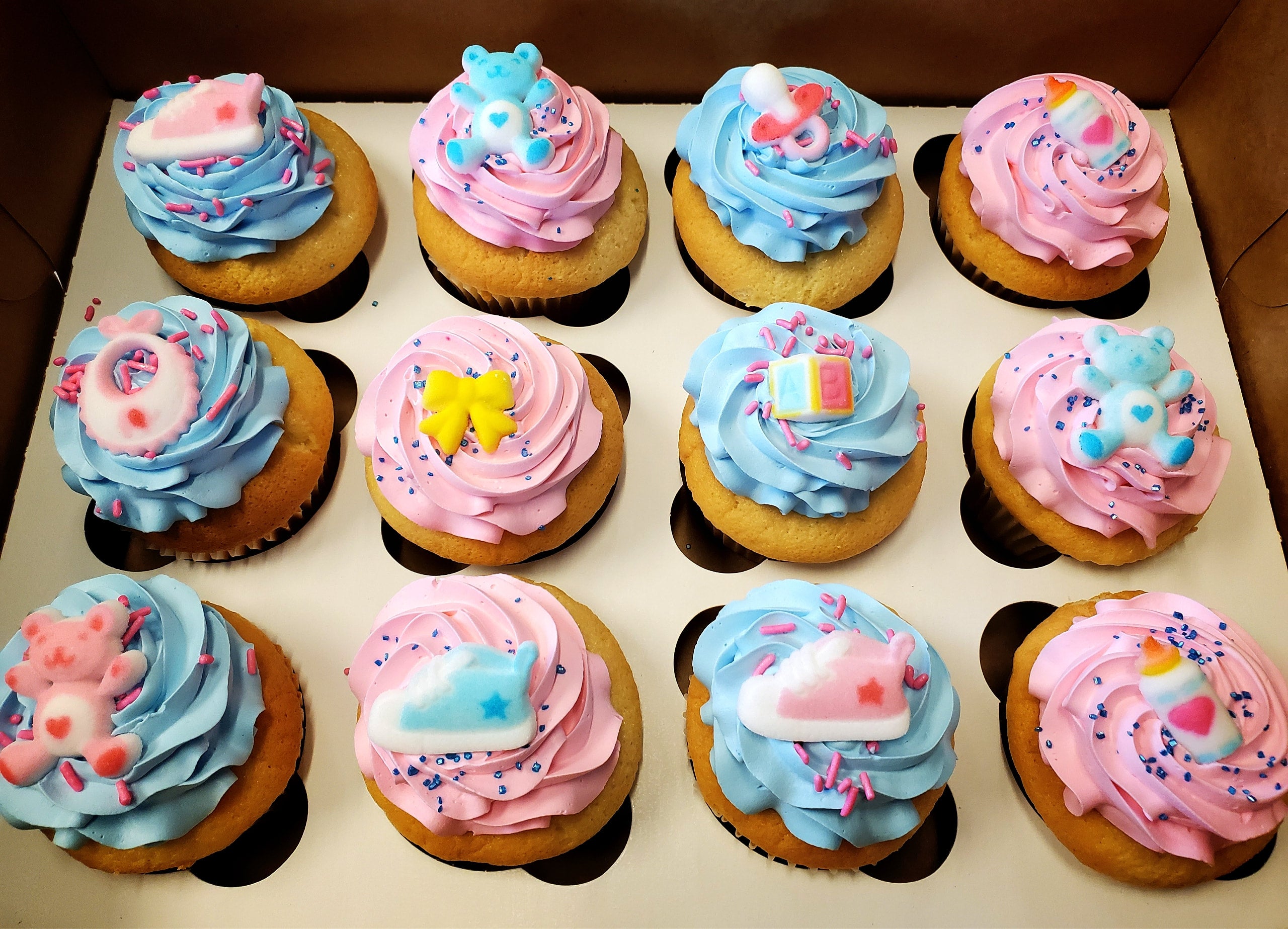 2 Colors Cupcakes Baby Shower Gender Reveal Cupcakes Tasty Doux Bakery